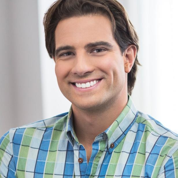 Scott Mcgillivray’s Booking Agent and Speaking Fee - Speaker Booking Agency Scott Mcgillivray’s Booking Agent and Speaking Fee - Speaker Booking Agency