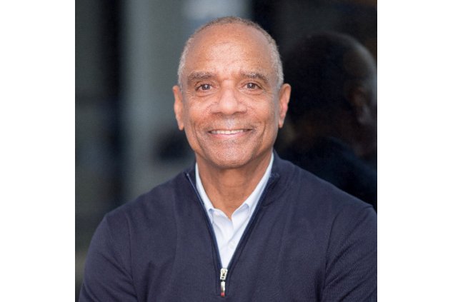 Kenneth Chenault’s Booking Agent and Speaking Fee - Speaker Booking Agency