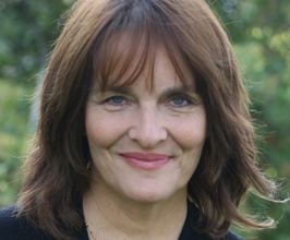 Elizabeth Herron’s Booking Agent and Speaking Fee - Speaker Booking Agency