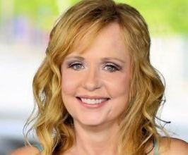 Linnea Quigley’s Booking Agent and Speaking Fee - Speaker Booking Agency