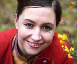 Emily T. Troscianko’s Booking Agent and Speaking Fee - Speaker Booking ...