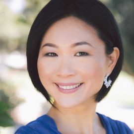 Bonny Llyn’s Booking Agent and Speaking Fee - Speaker Booking Agency