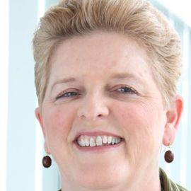 Cindy Moss’s Booking Agent and Speaking Fee - Speaker Booking Agency