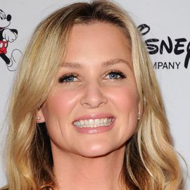 Jessica Capshaw’s Booking Agent and Speaking Fee - Speaker Booking Agency